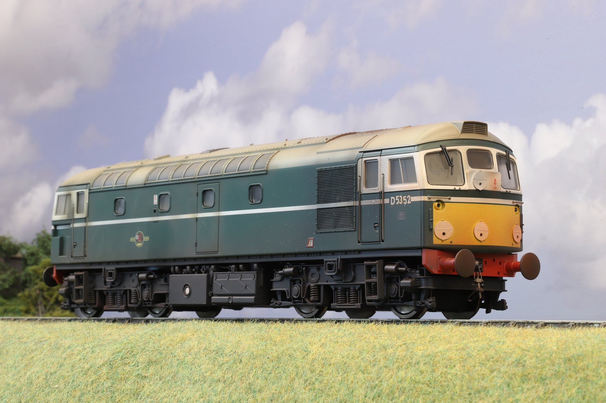 WORKSHOP Finescale O Gauge Heljan Class 26 No. 5352 BR Green (SYP ...