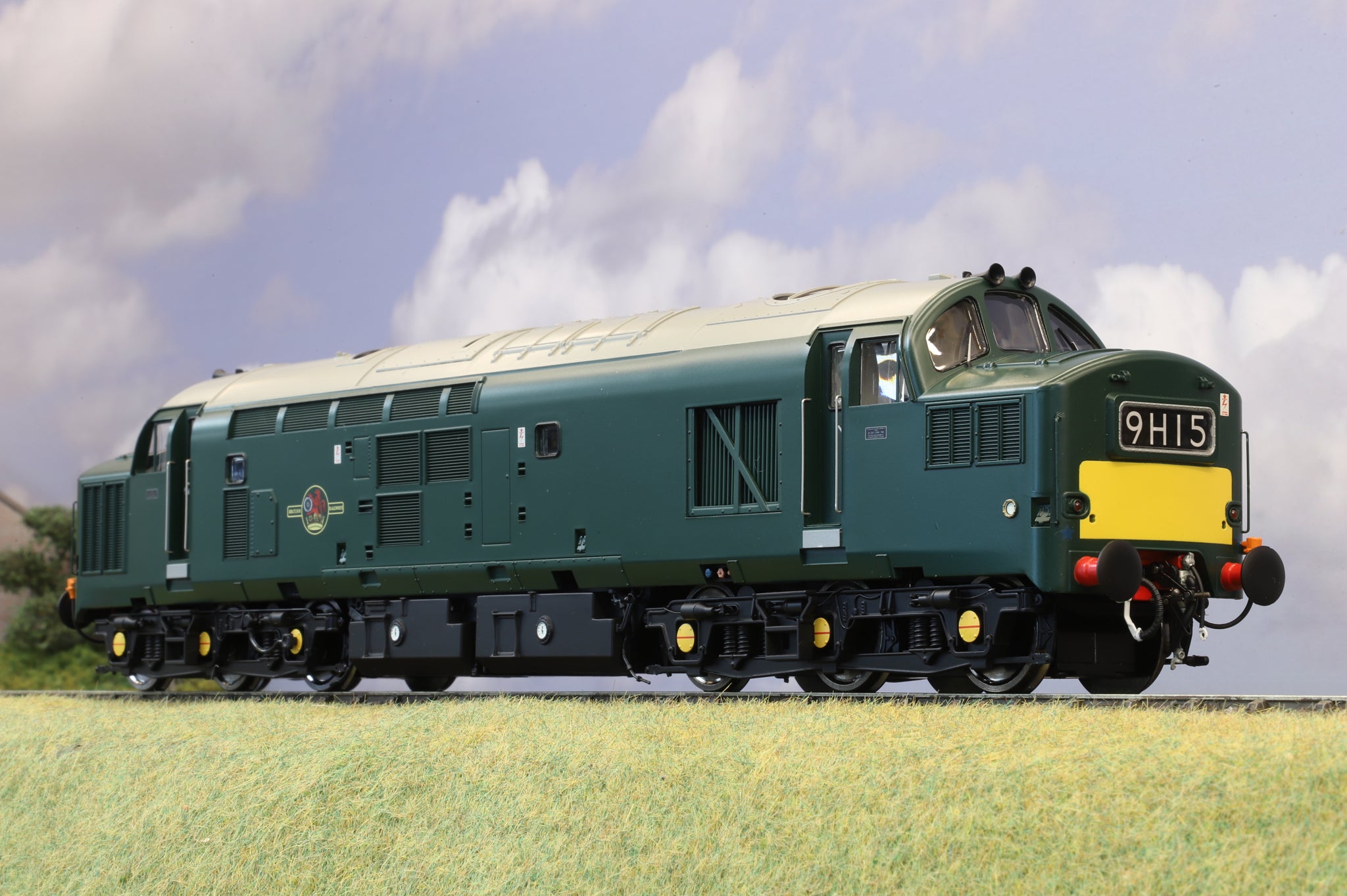 Heljan Finescale O Gauge Class 37 BR Green (SYP) Unnumbered - Ellis ...