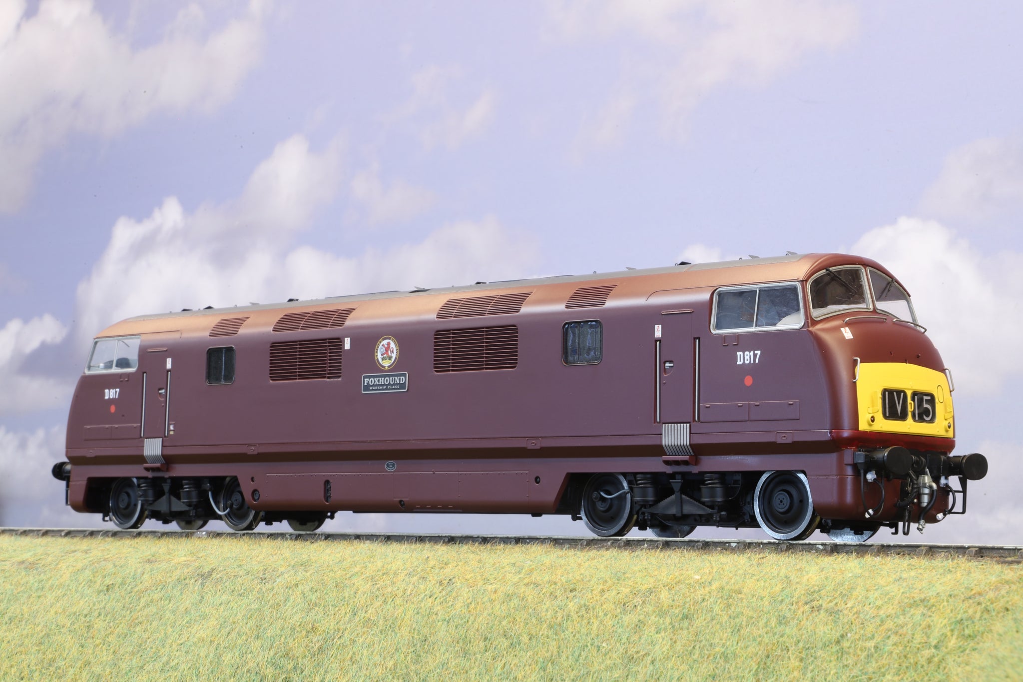 Heljan Finescale O Gauge Class 42 No. D817 'Foxhound', BR Maroon, DCC ...
