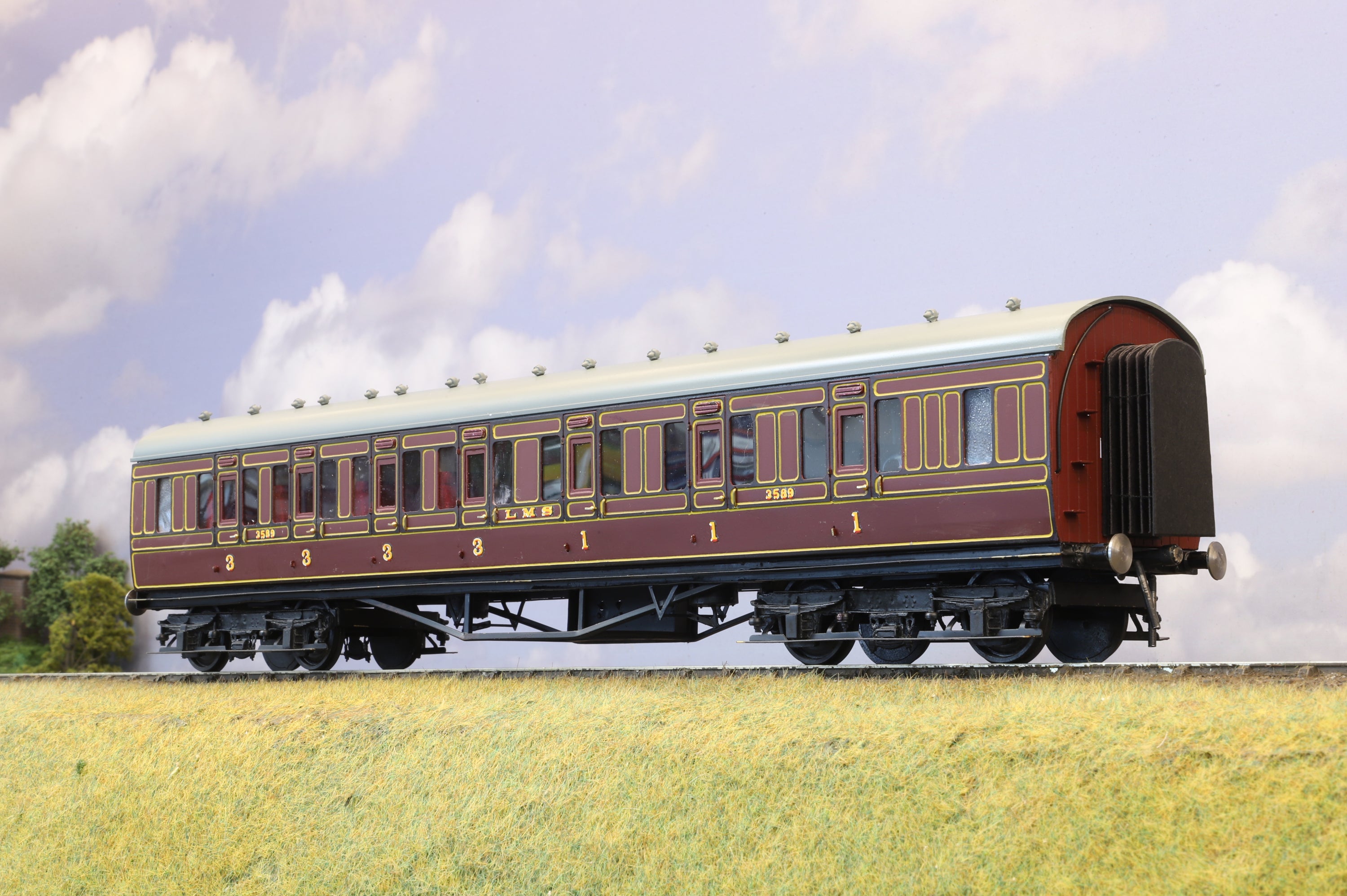 Pre-Owned Finescale O Gauge Coaches - Ellis Clark Trains