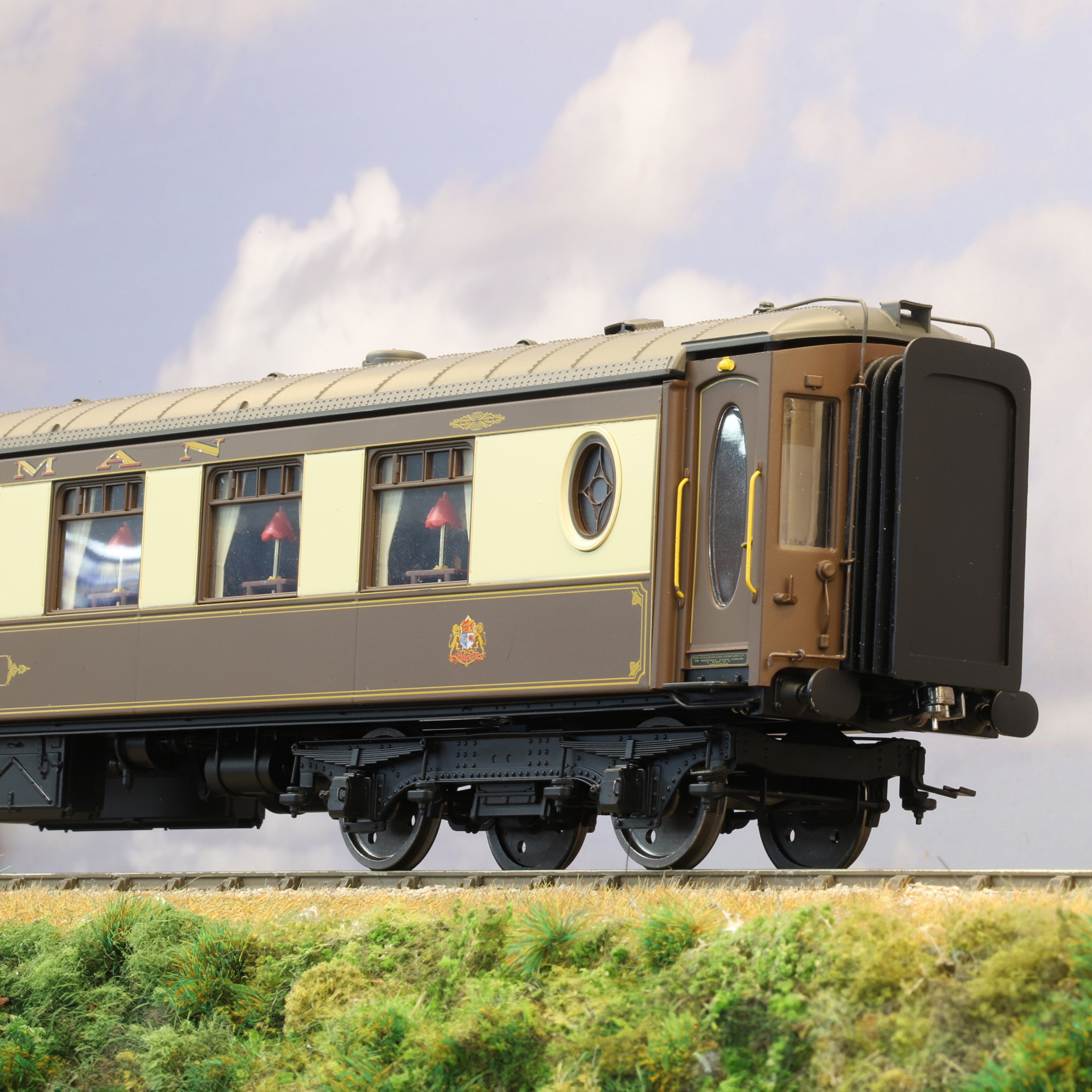 Model Trains O Gauge, Gauge 1 & Larger Scales | Ellis Clark Trains