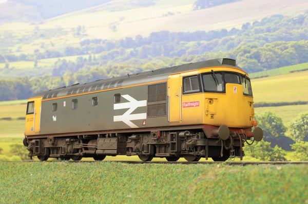 Heljan O Gauge 2683 Class 26/1 Railfreight Red Stripe '26025' - Weathe ...