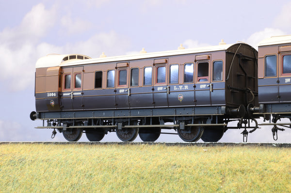 Kit-built Finescale O Gauge Rake of Three Lancashire & Yorkshire Six W ...