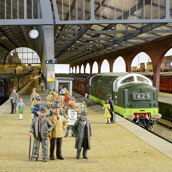 Model Trains O Gauge, Gauge 1 & Larger Scales | Ellis Clark Trains