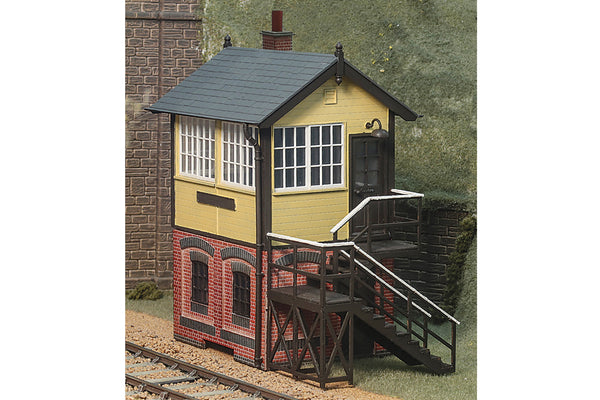 Peco O Gauge Lineside LK-715 Lineside Signal Box, Brick Base - Ellis ...